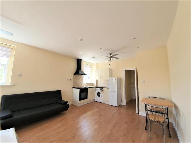 Studio to rent