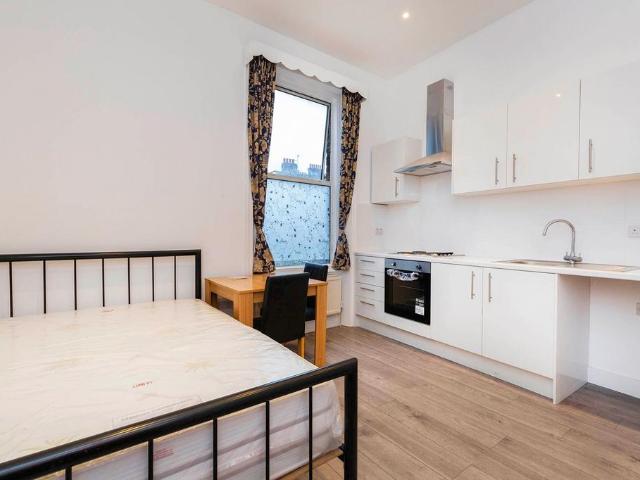 Studio to rent