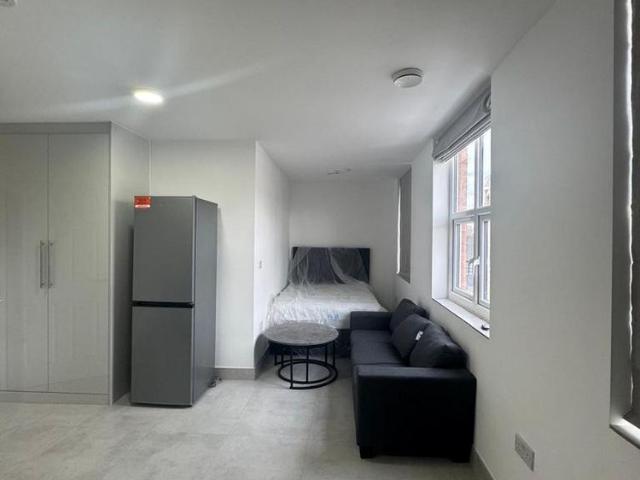 Studio to rent