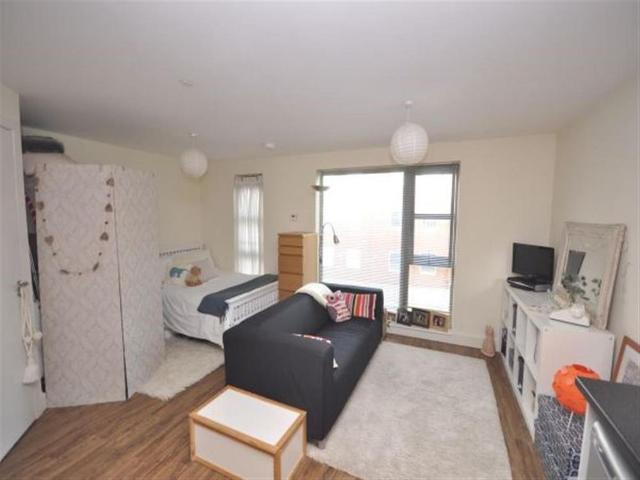 Studio to rent