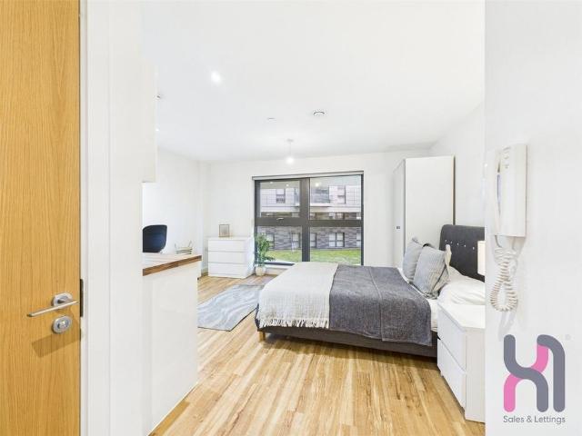 Studio to rent