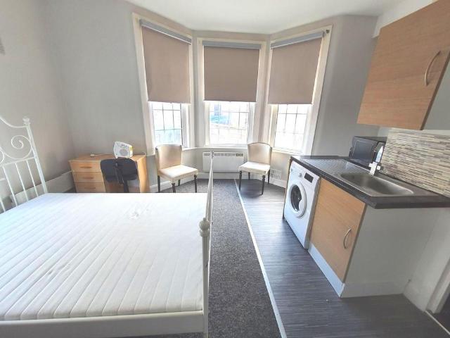 Studio to rent