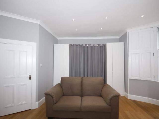 Studio to rent