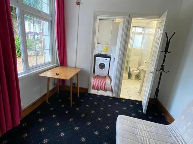 Studio to rent