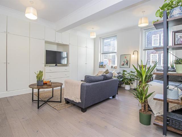 Studio to rent