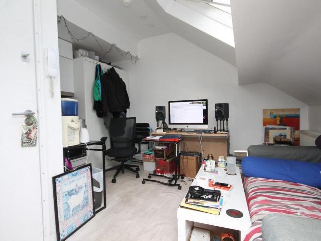 Studio to rent