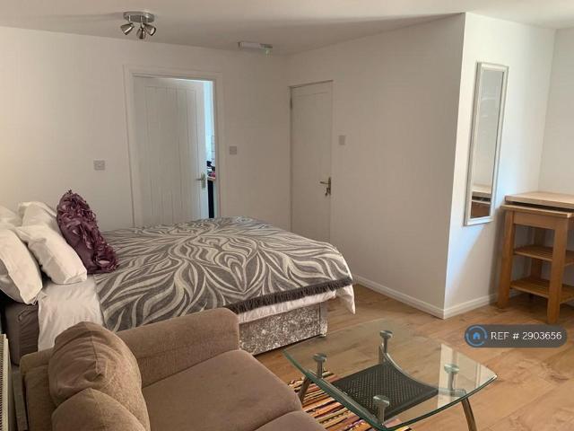 Studio to rent