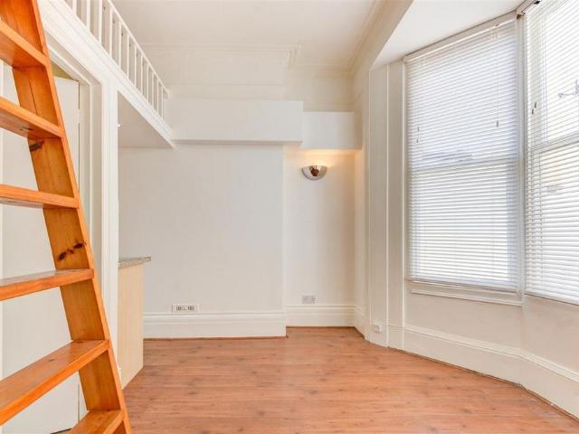 Studio to rent