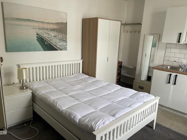 Studio to rent