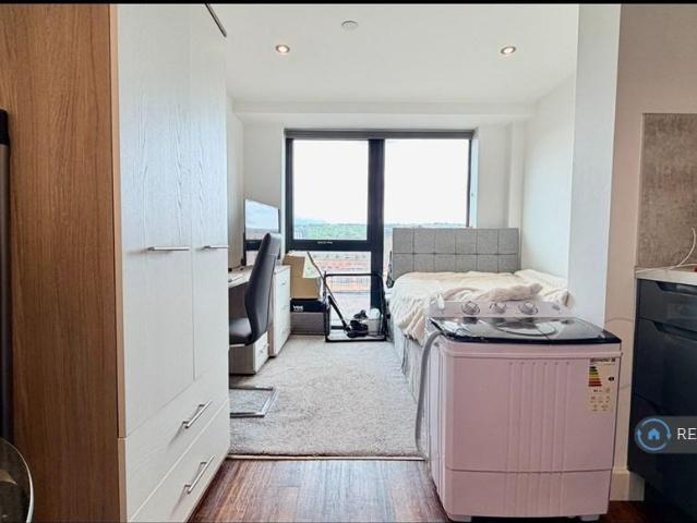 Studio to rent