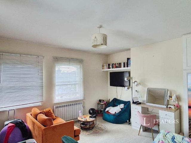 Studio to rent