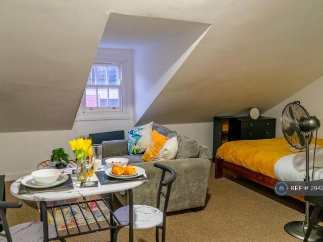 Studio to rent