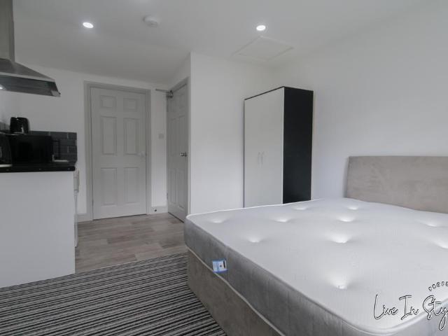 Studio to rent