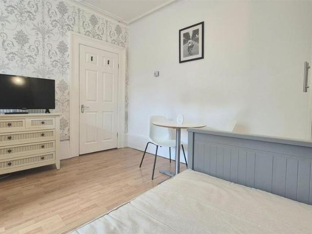 Studio to rent