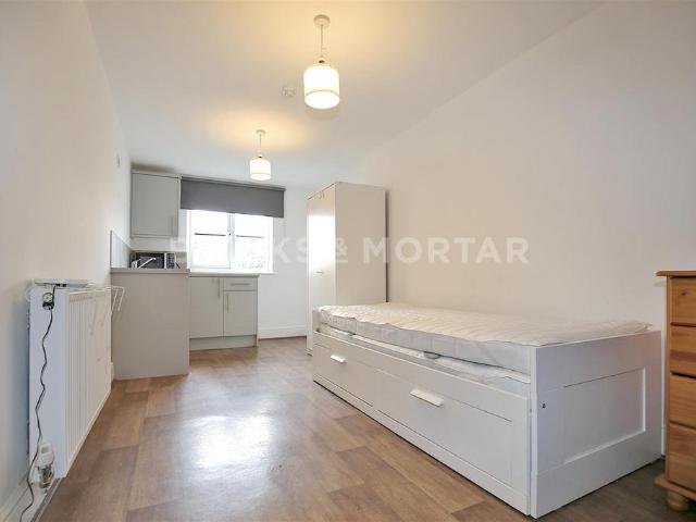 Studio to rent