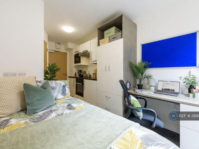 Studio to rent