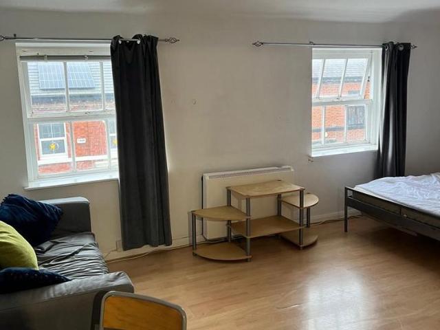 Studio to rent