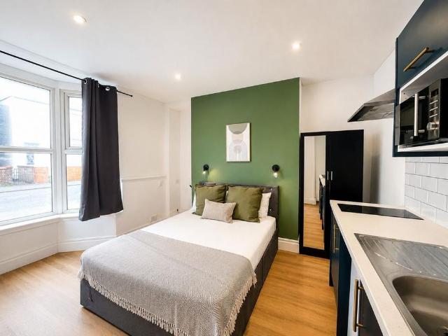 Studio to rent