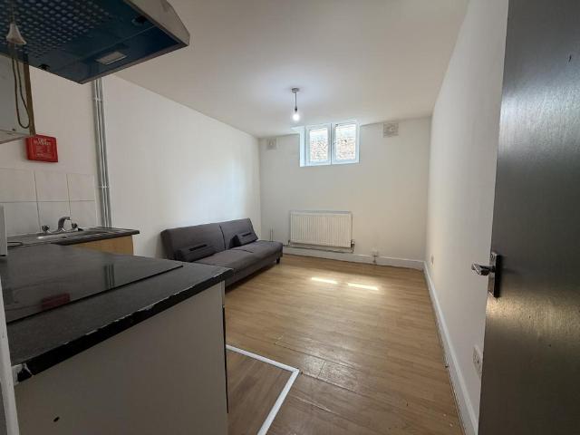 Studio to rent