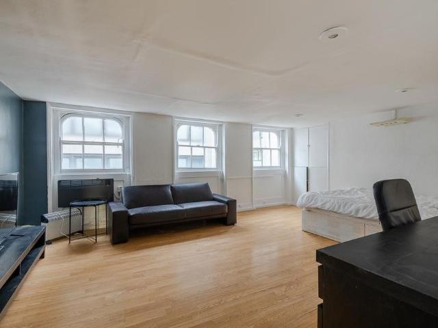 Studio to rent