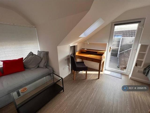 Studio to rent