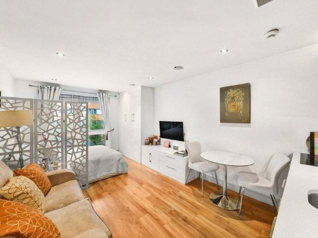 Studio to rent