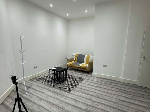 Studio to rent