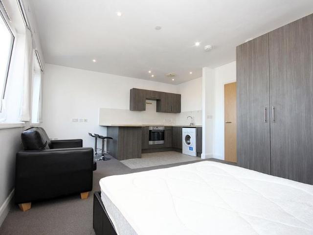 Studio to rent