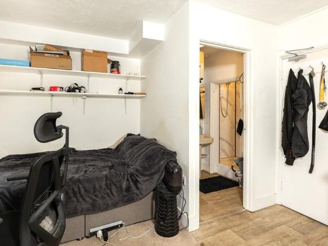 Studio to rent