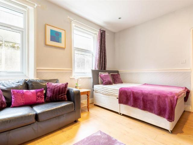 Studio to rent