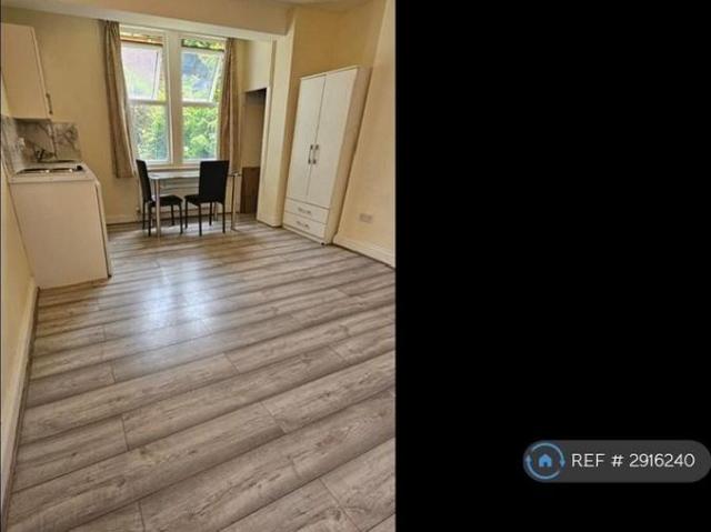 Studio to rent