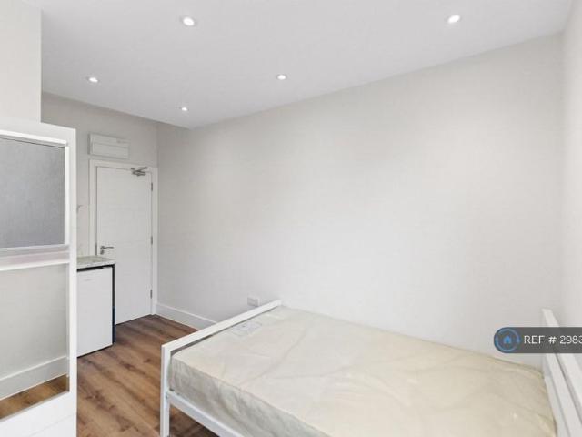 Studio to rent