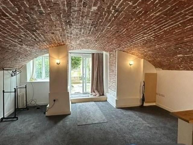 Studio to rent