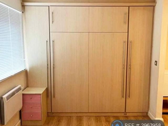 Studio to rent