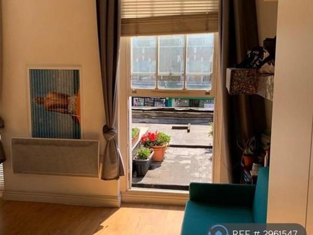 Studio to rent