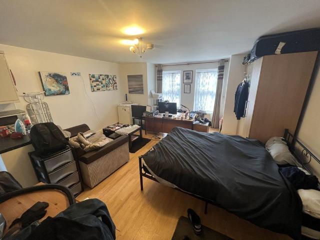 Studio to rent