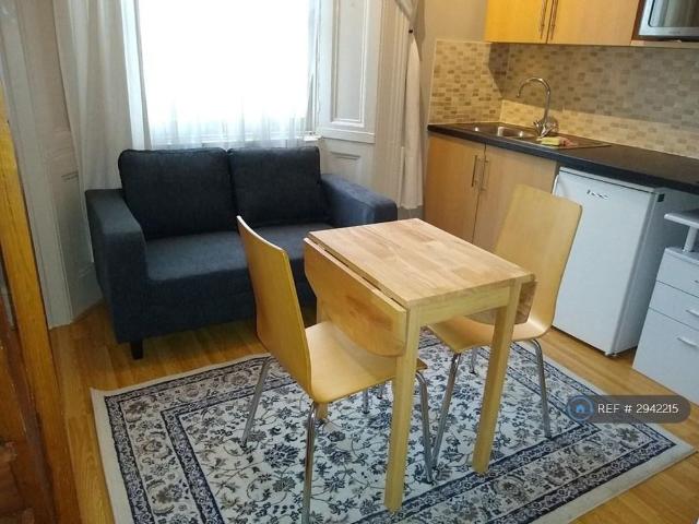 Studio to rent
