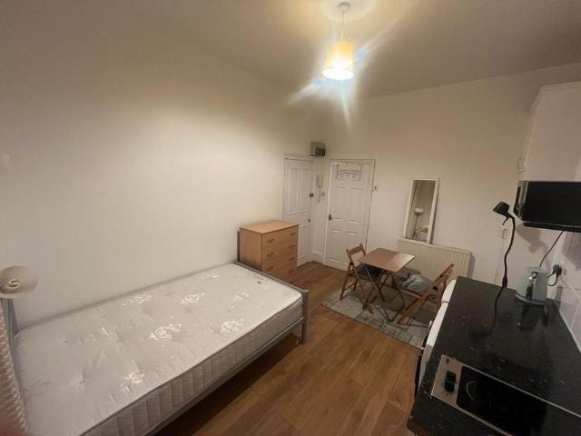 Studio to rent