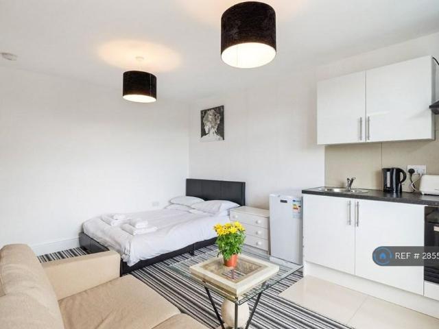 Studio to rent