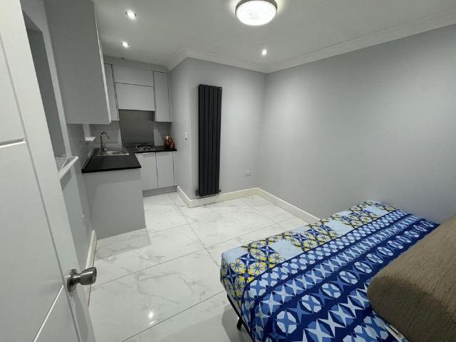 Studio to rent