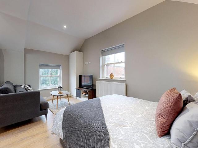 Studio to rent