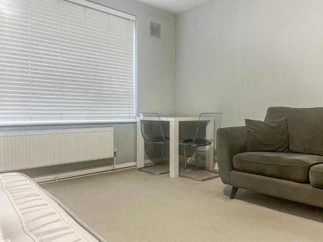 Studio to rent