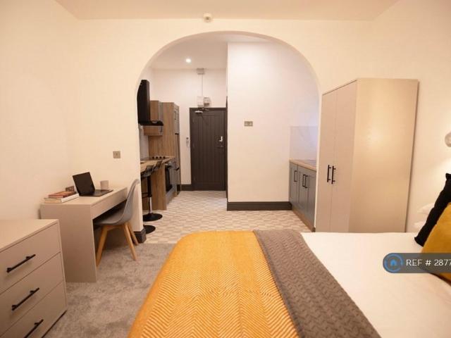 1 bedroom house share to rent