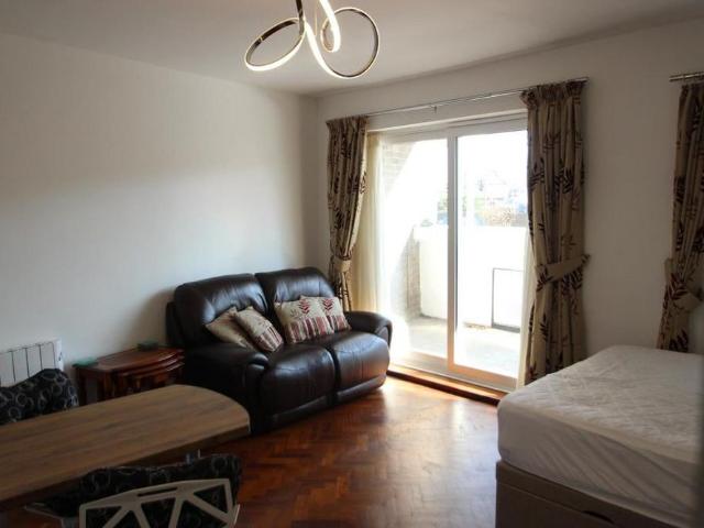 1 bedroom property to rent