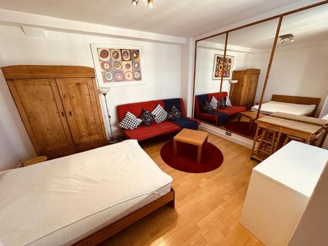 Studio to rent
