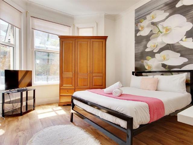 Studio to rent