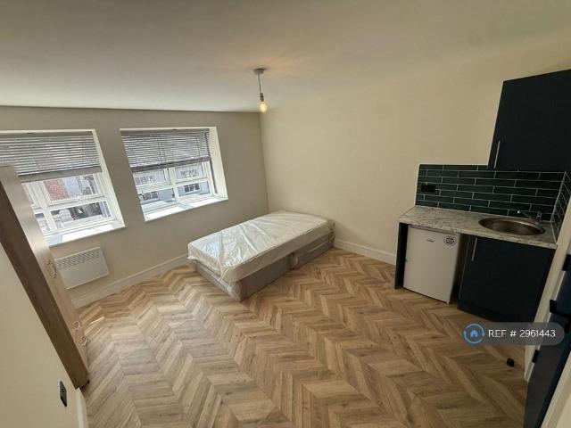 Studio to rent
