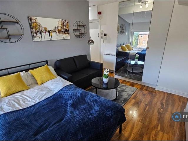 Studio to rent