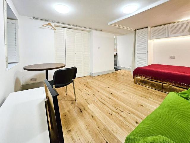 Studio to rent