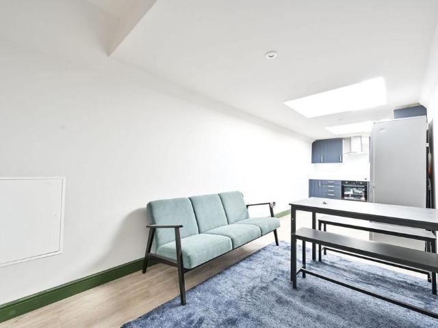 Studio to rent